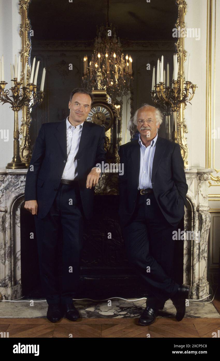 Renaud DUTREIL et Erik ORSENNA - Date : 20040701 ©John Foley/Opale.photo Stock Photo - Alamy