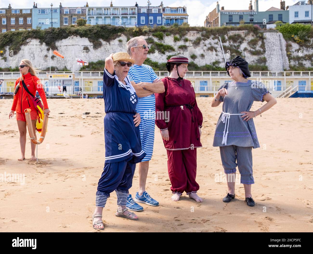 © Jeff Moore - WEATHER - Dickensian characters dressed in Victorian ...