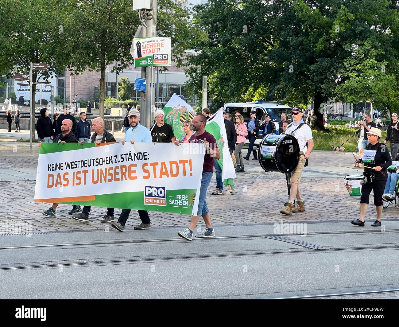 Aufmarsch der Freien Sachsen Aufmarsch der Freien Sachsen in Chemnitz ...