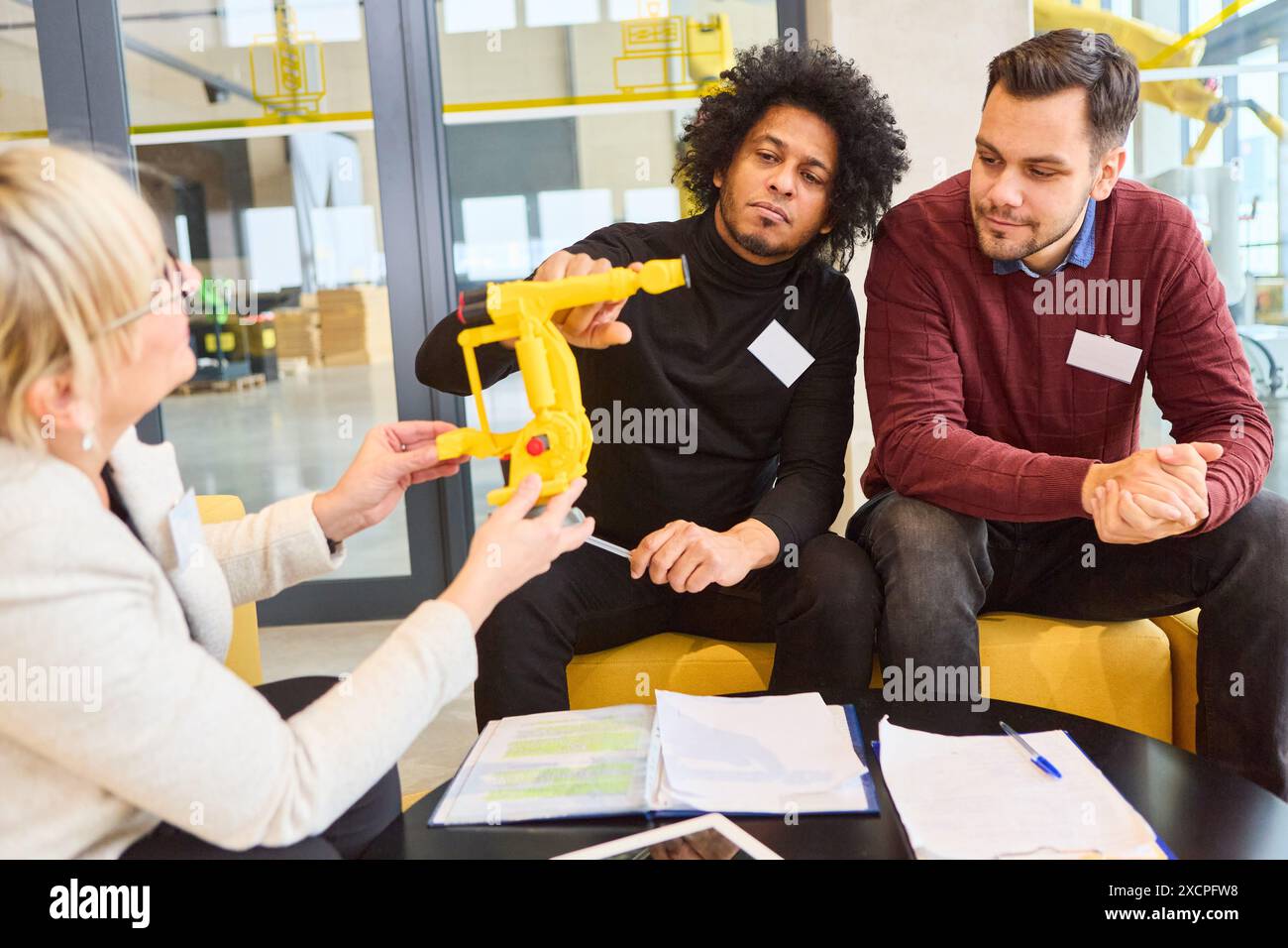 Robot gripper hi-res stock photography and images - Alamy