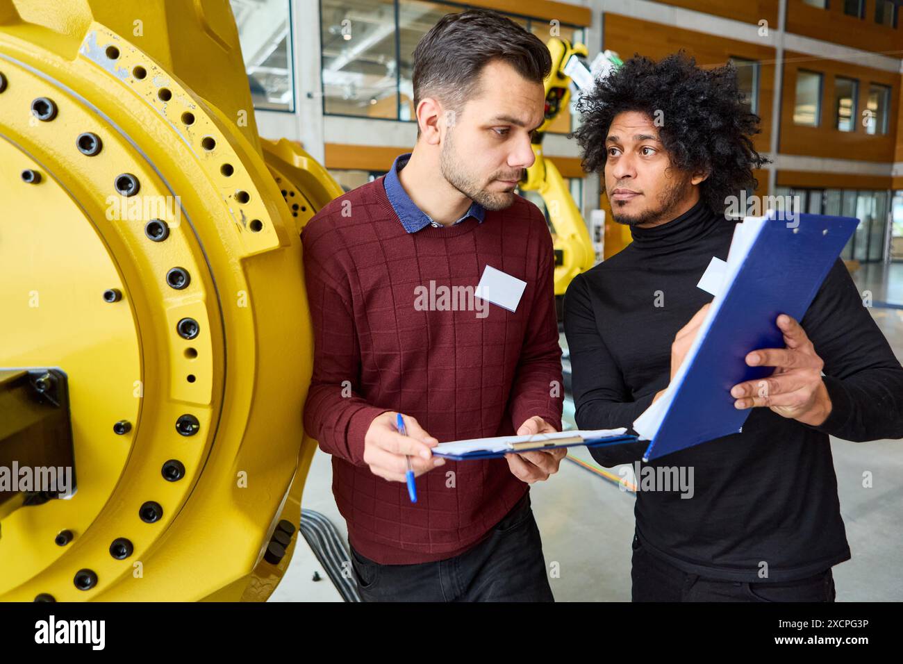 Industrial robot arms hi-res stock photography and images - Alamy