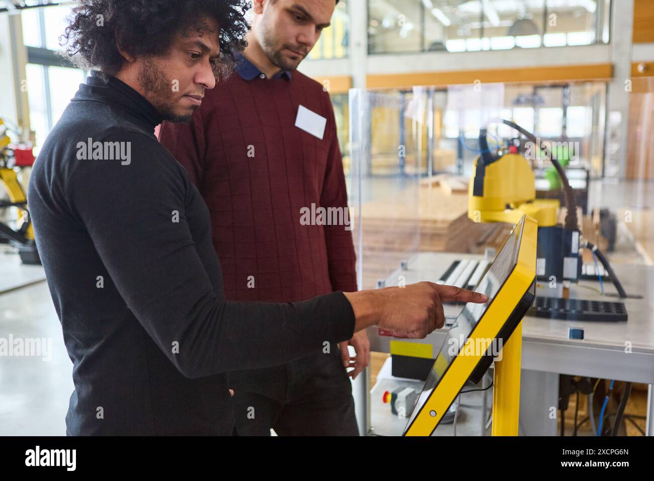 Robot gripper hi-res stock photography and images - Alamy