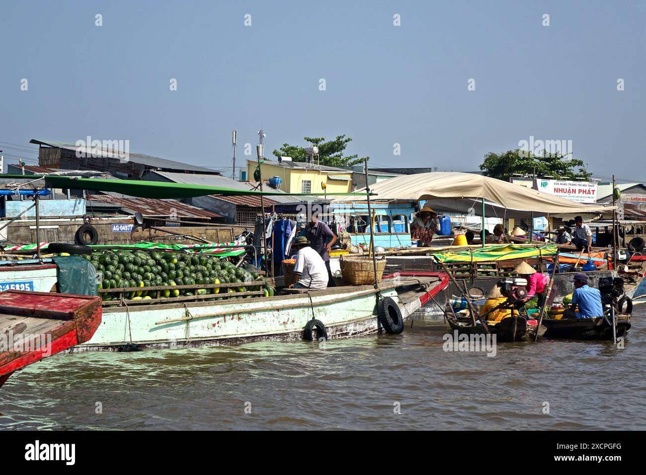 Vietnam: Vietnamese boats, selling water melons in floating market at ...
