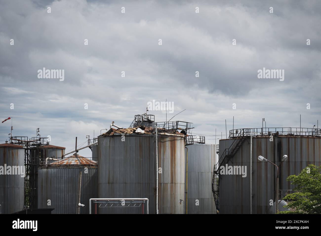 Oil tank explosion hi-res stock photography and images - Alamy