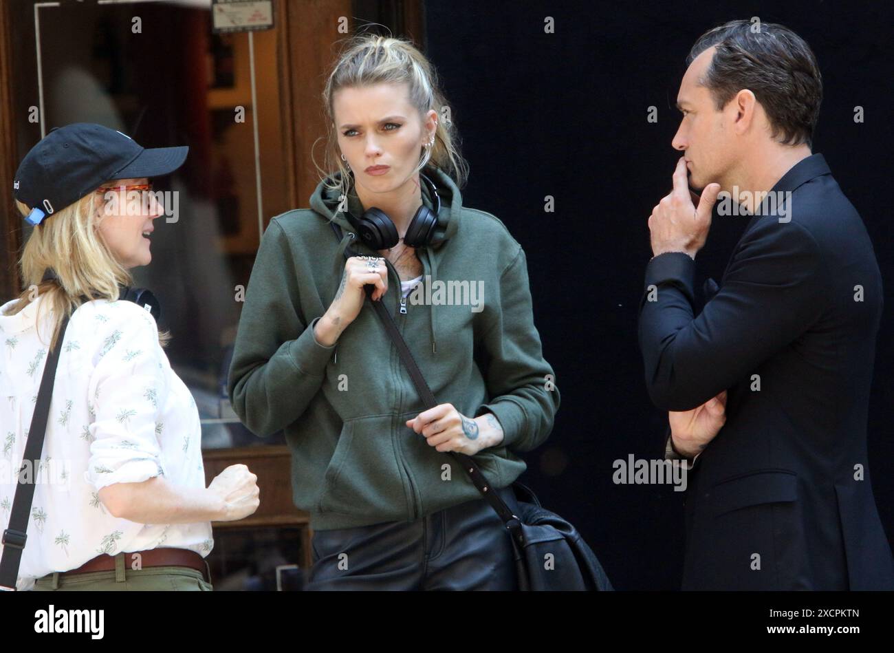 New York, NY, USA. 17th June, 2024. Directo, Laura Linney, Abby Lee and ...