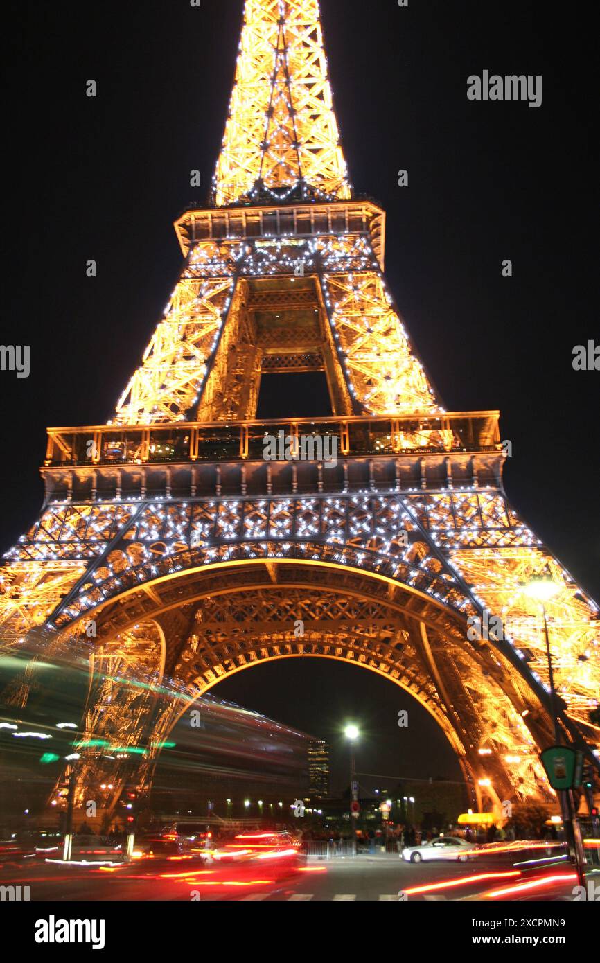 Ppl building hi-res stock photography and images - Alamy