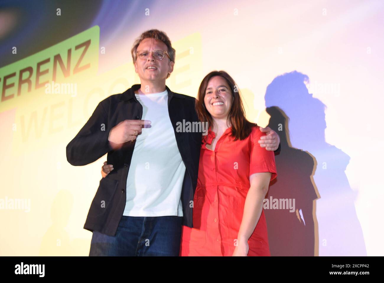 Christoph Groener Festivalleiter Julia Weigl Kuenstlerische CO-Leiterin ...