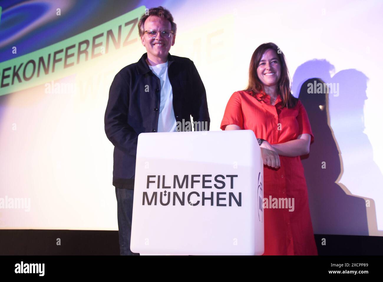 Christoph Groener Festivalleiter Julia Weigl Kuenstlerische CO-Leiterin ...