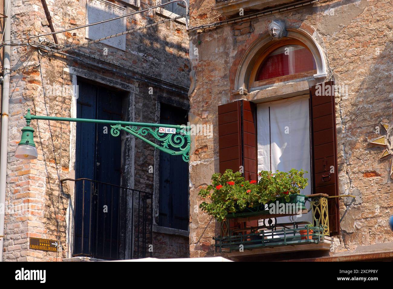 Italy window local hi-res stock photography and images - Alamy