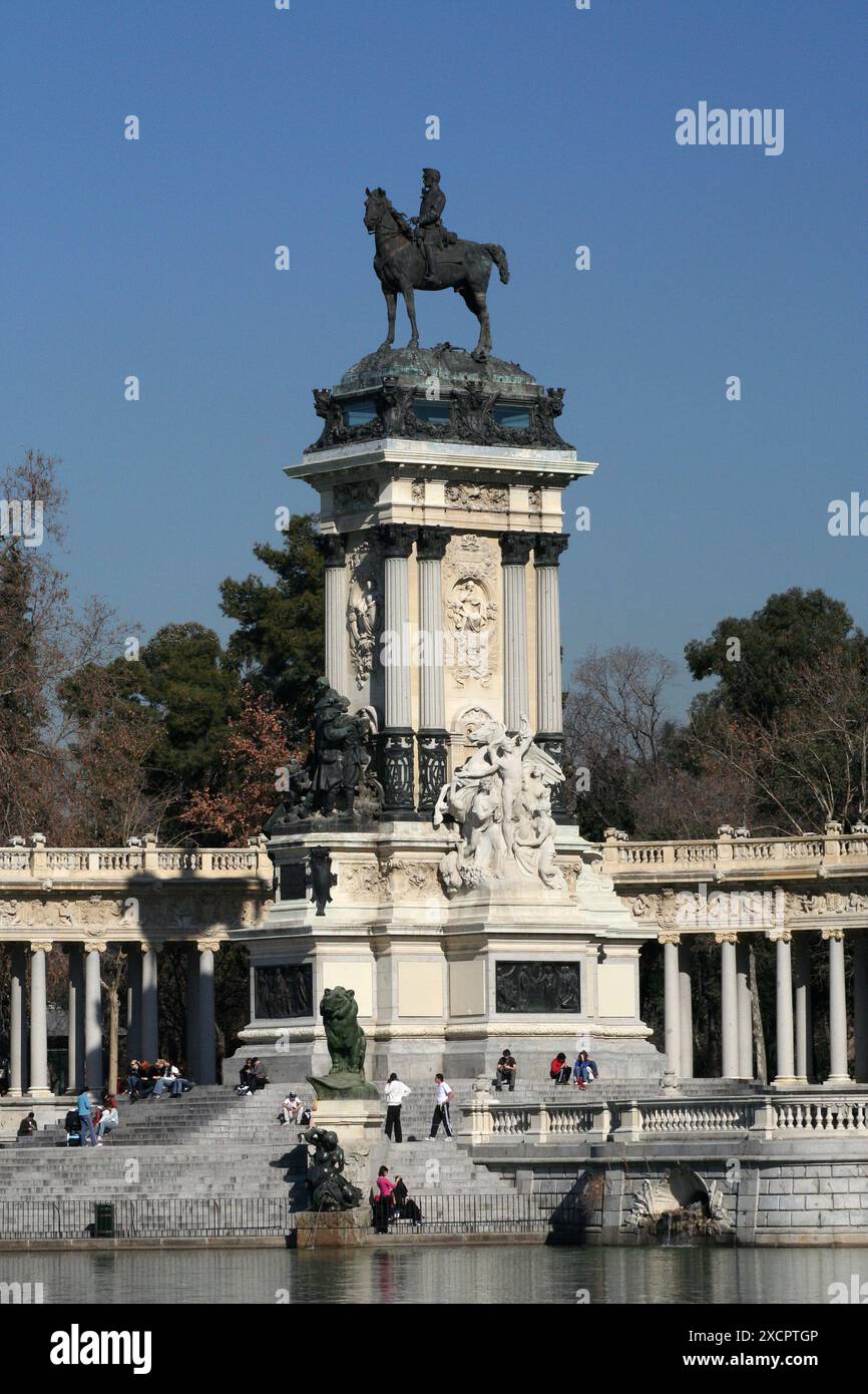 PPL PHOTO AGENCY - COPYRIGHT RESERVED Monument of Alphonso XII in the ...