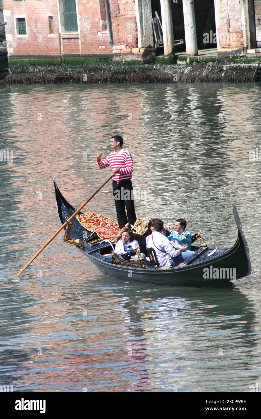 PPL PHOTO AGENCY - COPYRIGHT RESERVED Gondala with kids, Venice, Italy ...