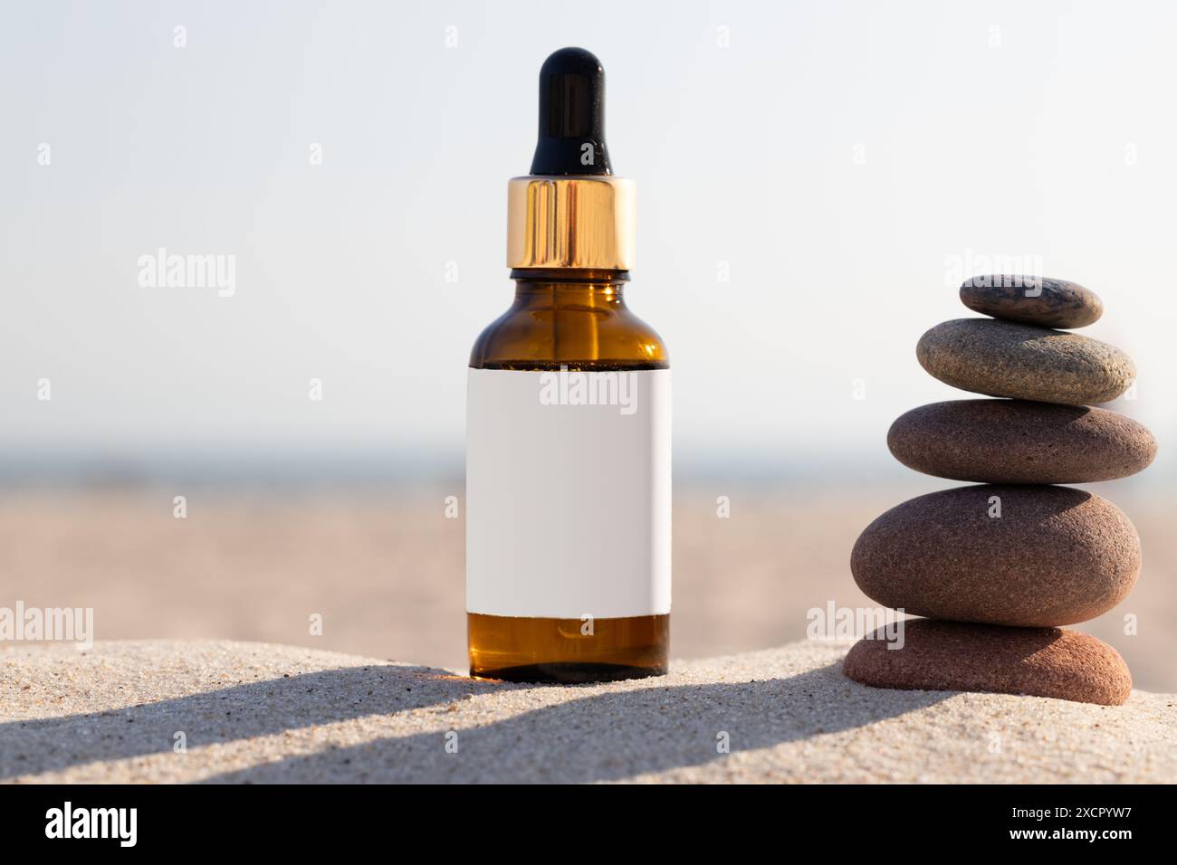 Sunscreen bottle label hi-res stock photography and images - Alamy
