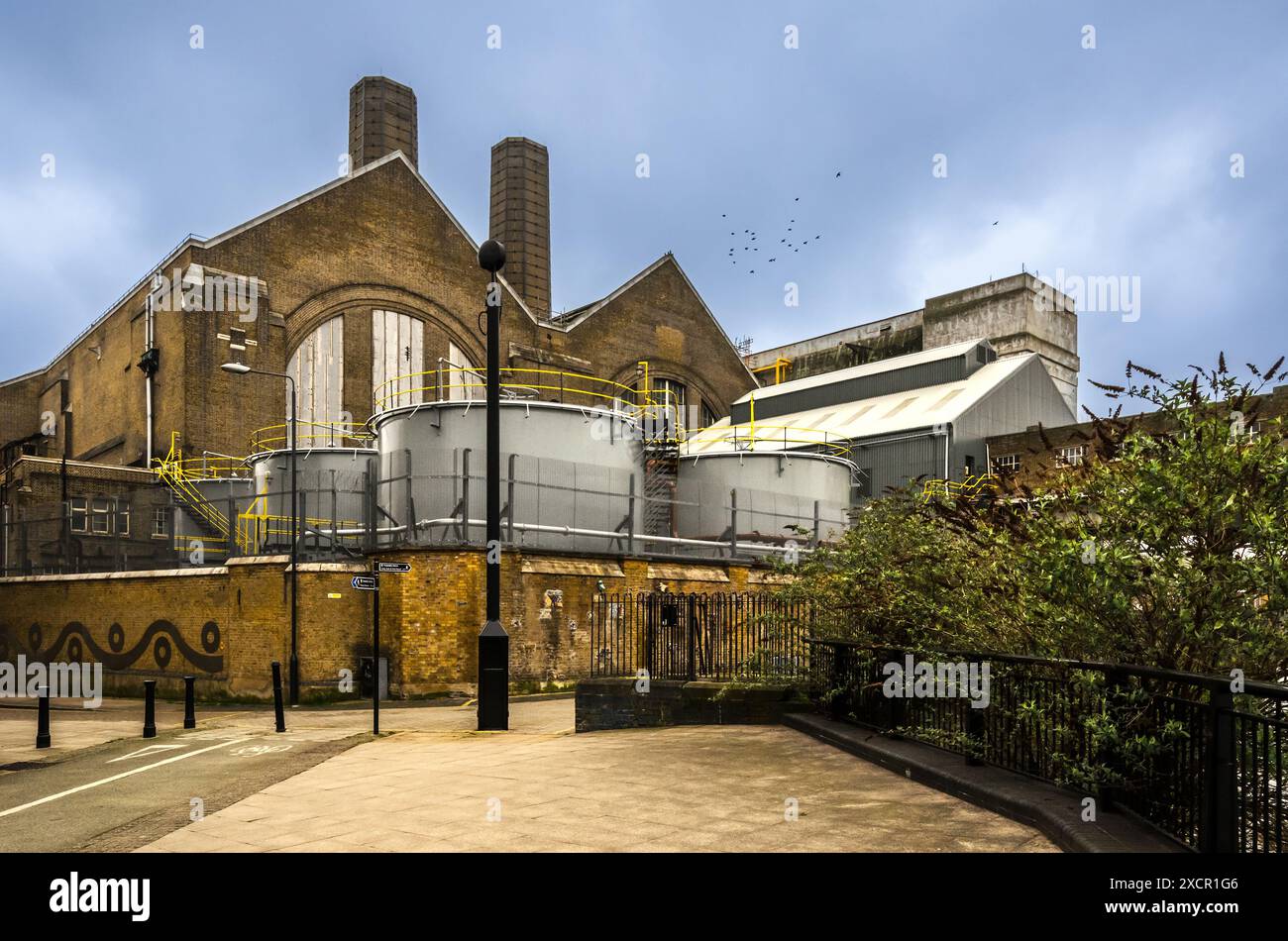 Greenwich power station viewed from the Thames path Stock Photo - Alamy