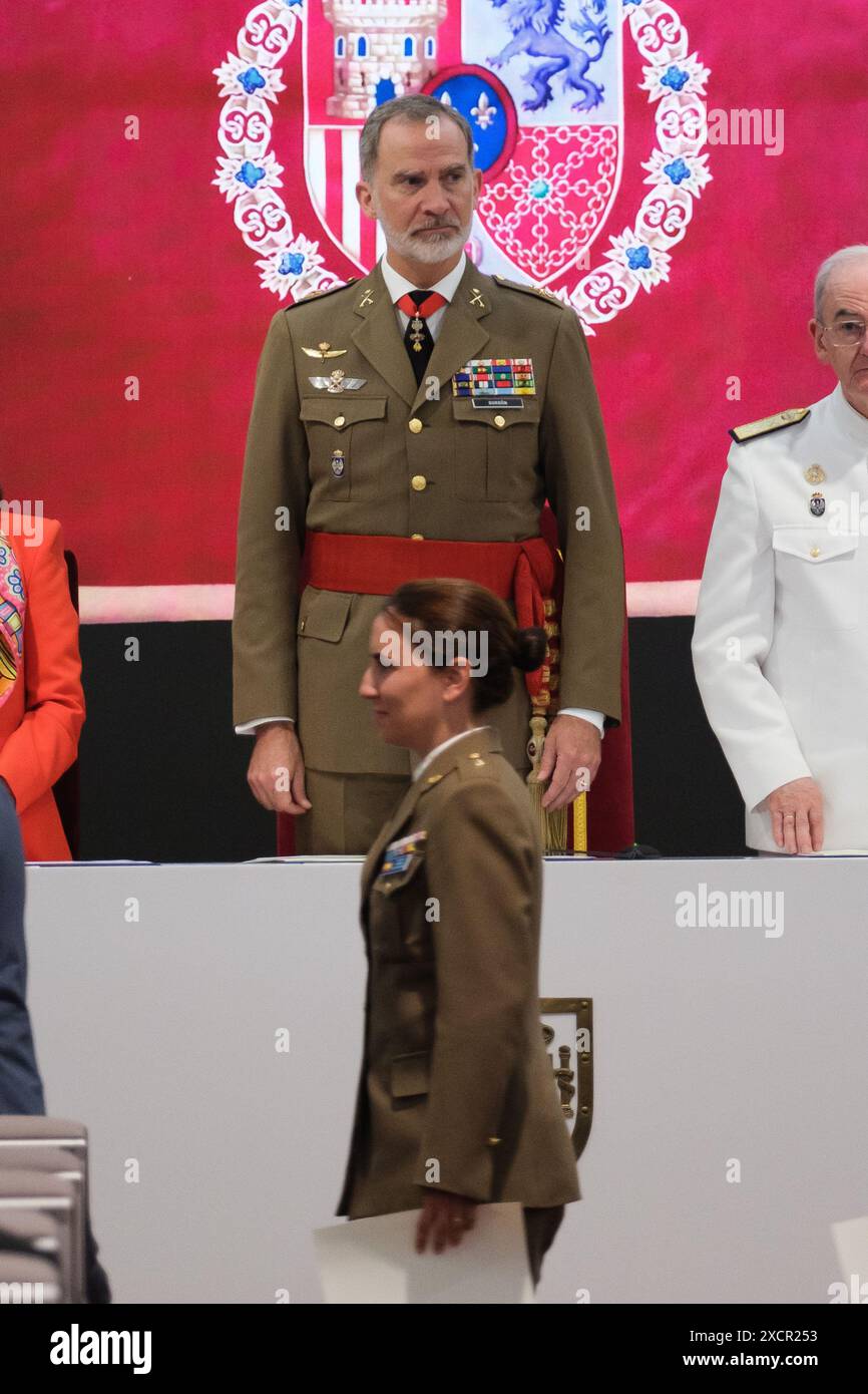 Felipe vi of spain uniform hi-res stock photography and images - Alamy
