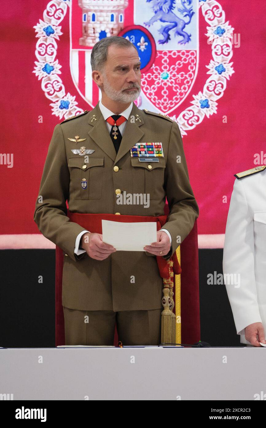Felipe vi of spain uniform hi-res stock photography and images - Alamy