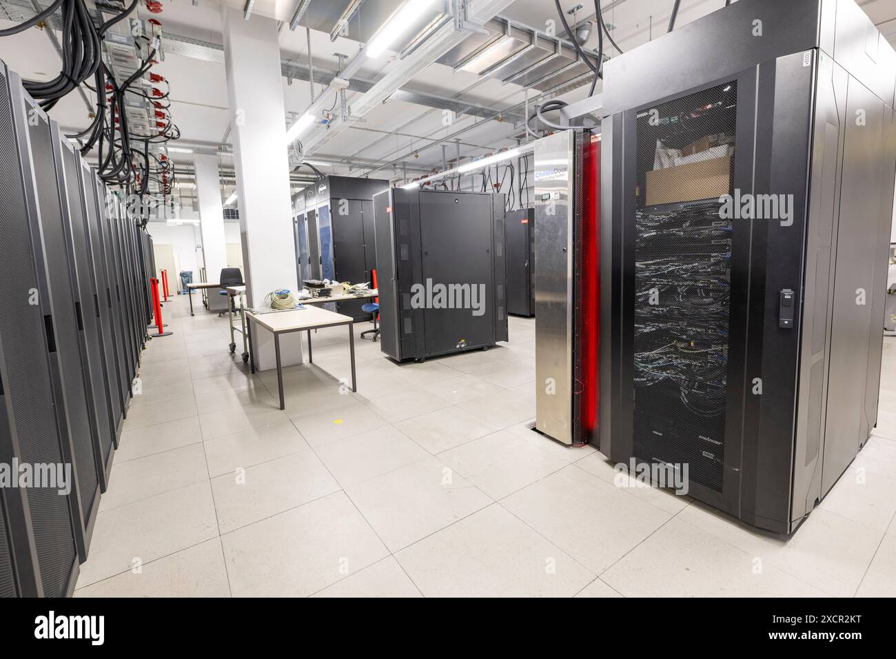 18 June 2024, Bavaria, Garching: View into the computer room of the Leibniz Supercomputing ...