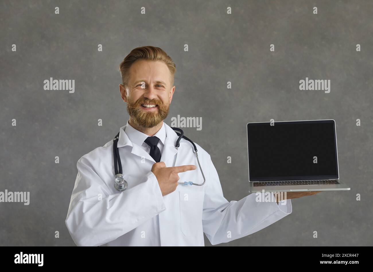 Male nurse showing something hi-res stock photography and images - Alamy