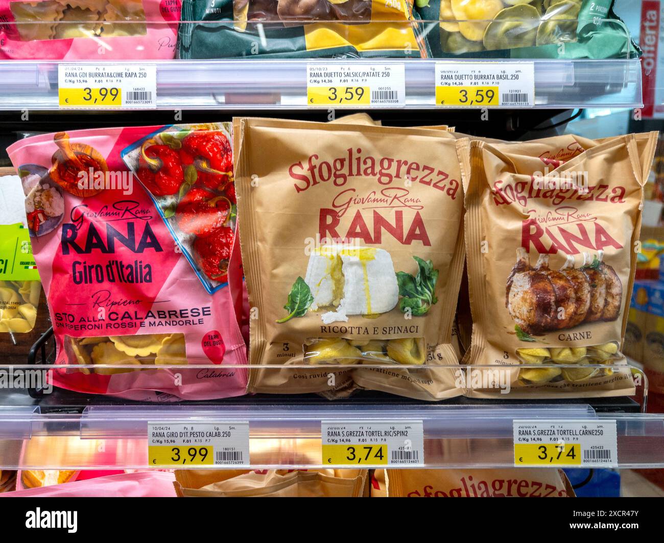 Ravioli pasta pack hi-res stock photography and images - Alamy