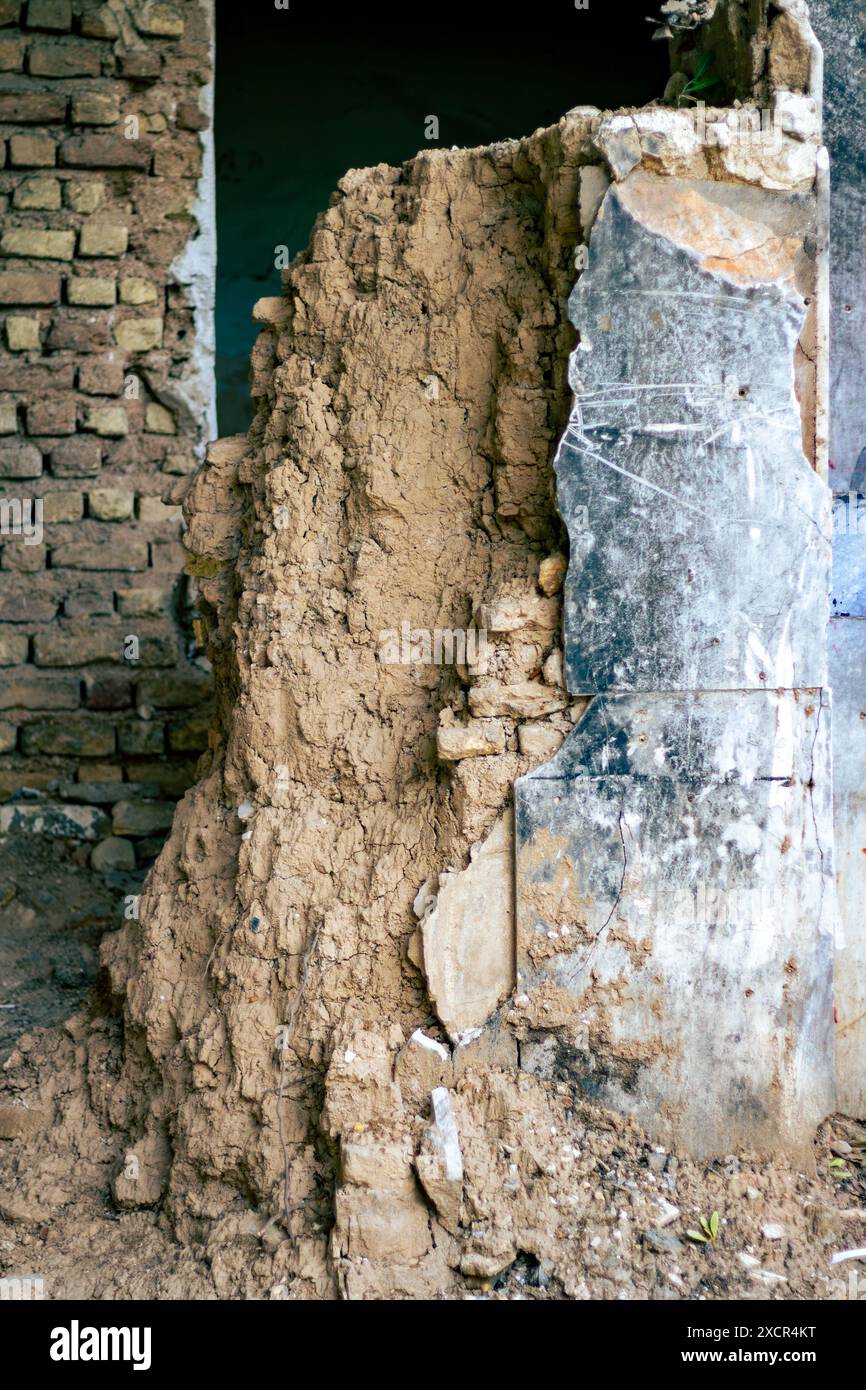 Ruined brick wall Stock Photo - Alamy