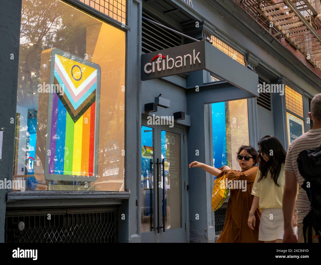 Citibank branch sign hi-res stock photography and images - Alamy