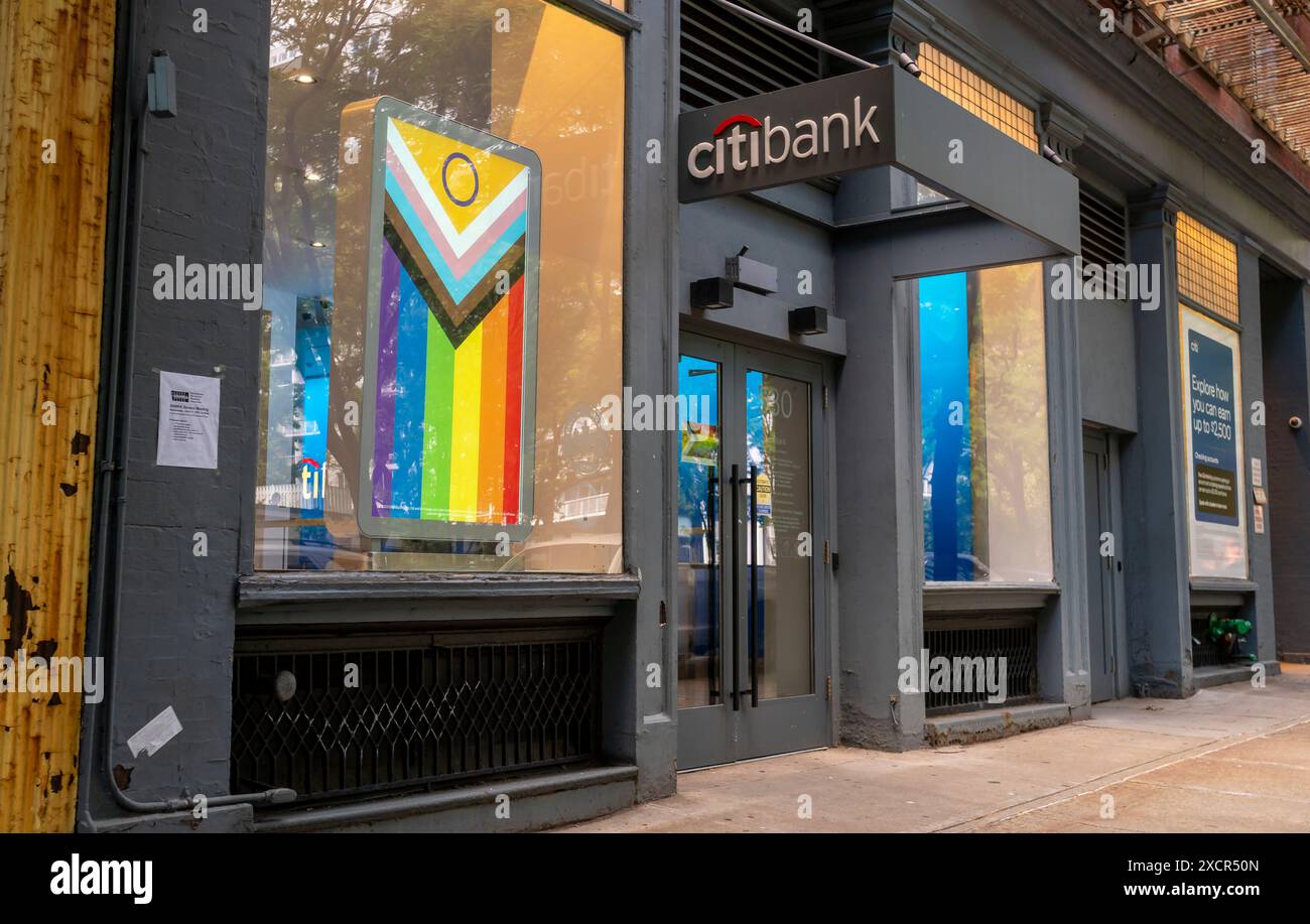 Citibank branch sign hi-res stock photography and images - Alamy