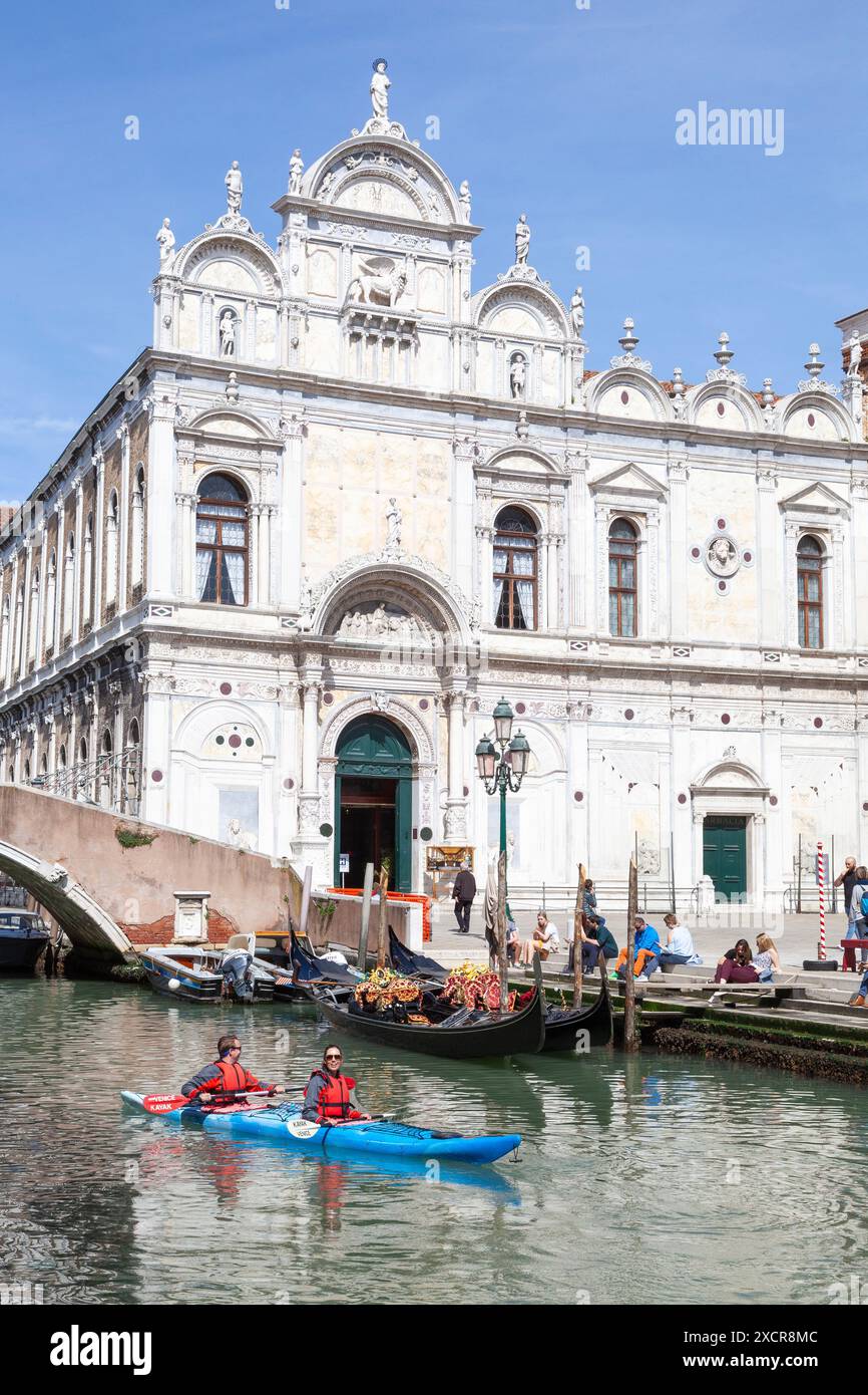 Sightseeing venice by kayak hi-res stock photography and images - Alamy