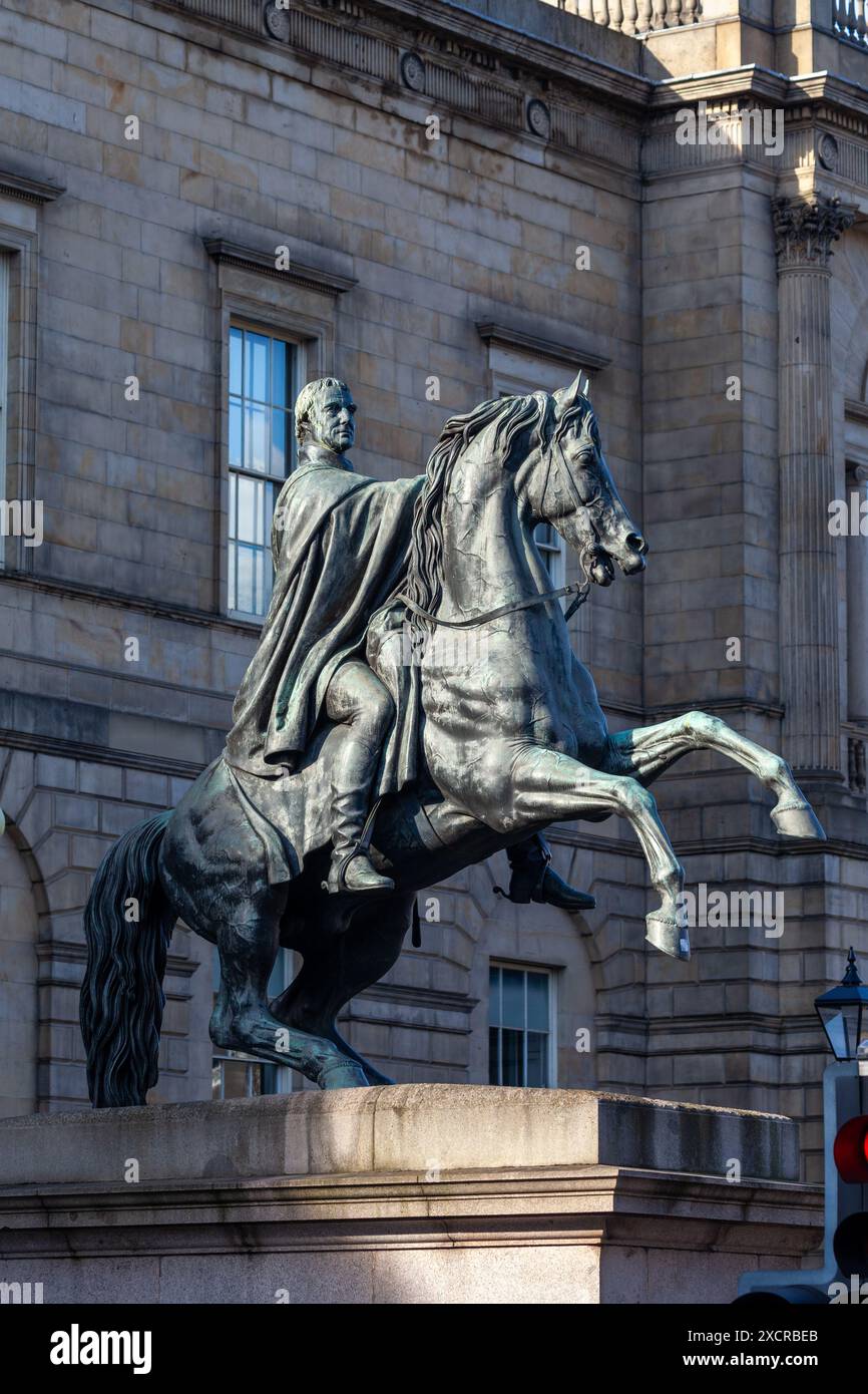 The Duke of Wellington statue at Register House, Princes Street ...