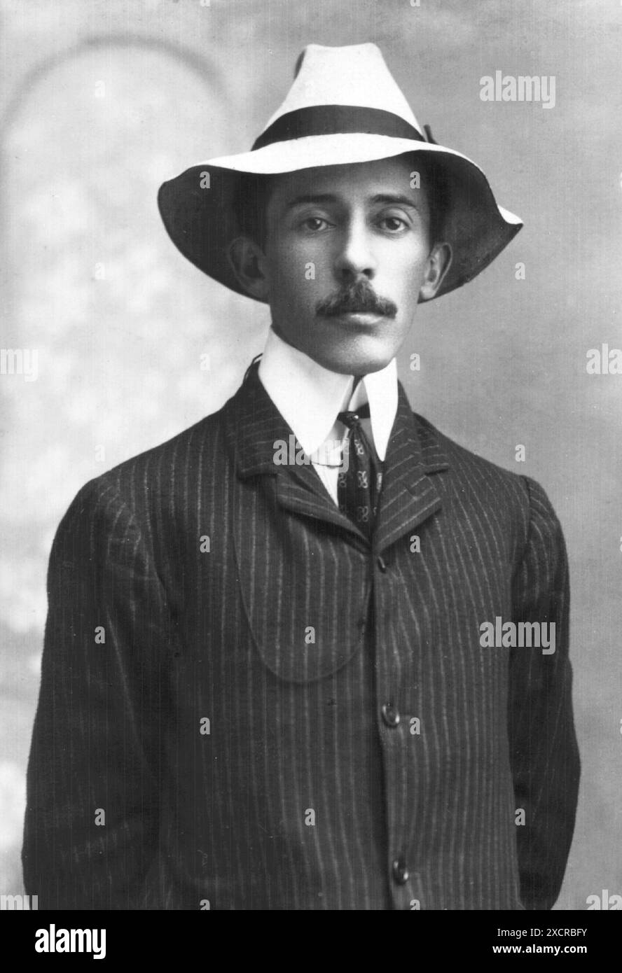 Alberto Santos-Dumont, photographed by Giovanni Sarracino, 1903. Santos ...