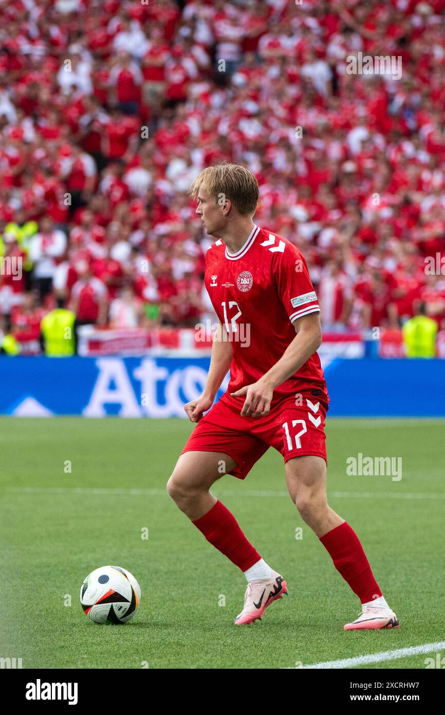 Victor Bernth Flesner Kristiansen (Daenemark, #17) am Ball, GER ...