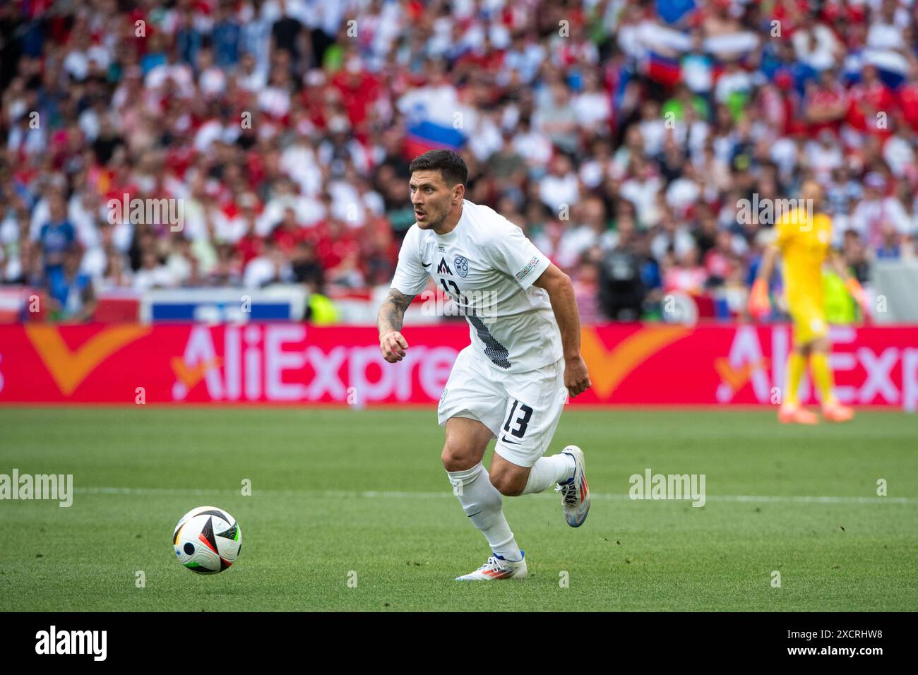Erik Janza (Slowenien, #13) am Ball, GER, Slovenia (SVN) vs Denmark ...