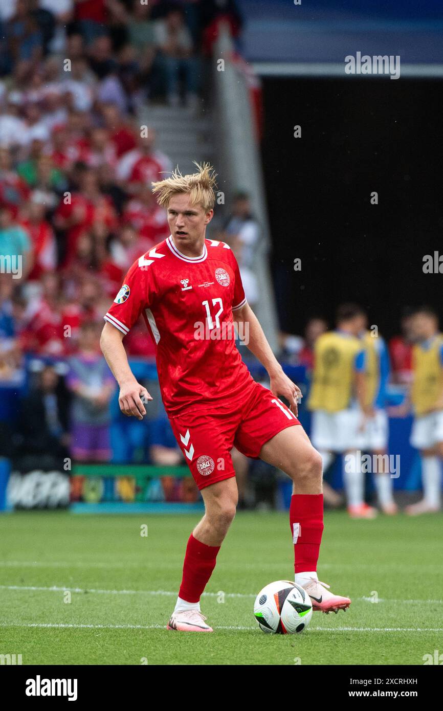 Victor Bernth Flesner Kristiansen (Daenemark, #17) am Ball, GER ...