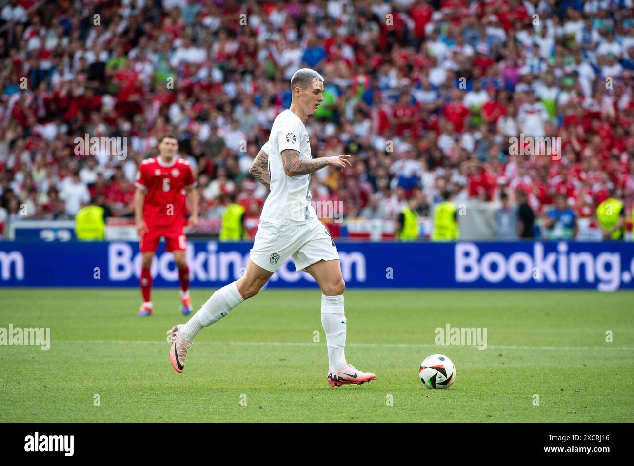 Benjamin Sesko (Slowenien, #11) am Ball, GER, Slovenia (SVN) vs Denmark ...