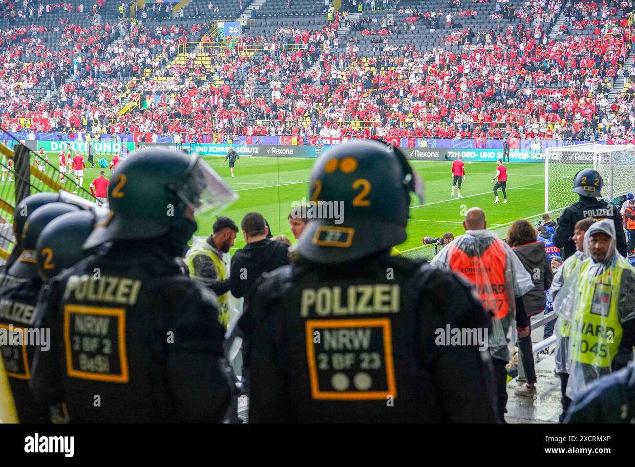 DORTMUND, GERMANY - JUNE 18: German Bundespolizei (Police) standing ...