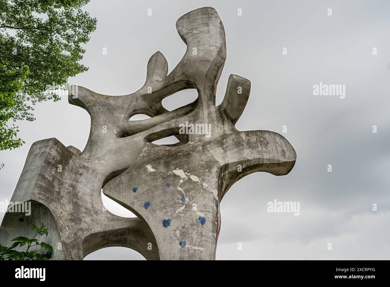 Ancient statue cross hi-res stock photography and images - Alamy
