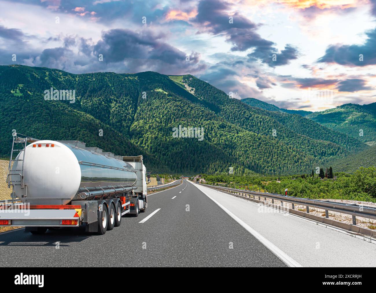 Hydrogen heavy truck hi-res stock photography and images - Alamy