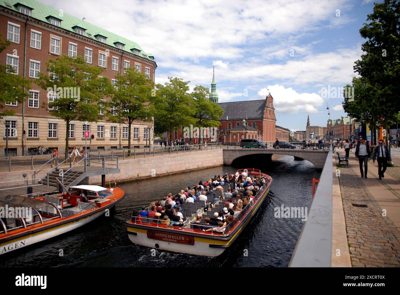 Cnal crusing boat hi-res stock photography and images - Alamy