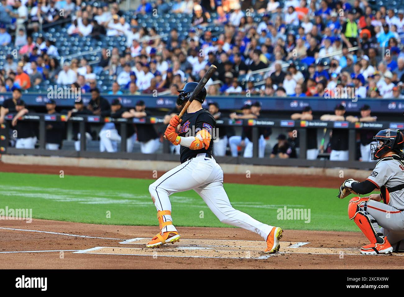 New York Mets Pete Alonso #20 singles during the first inning of the ...