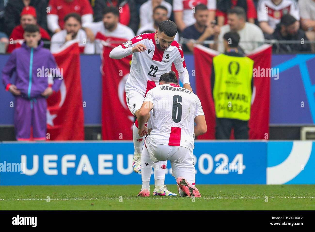 Georgia Mikautadze, Georges Centre Forward FC Metz scores a GOAL 1-1 ...