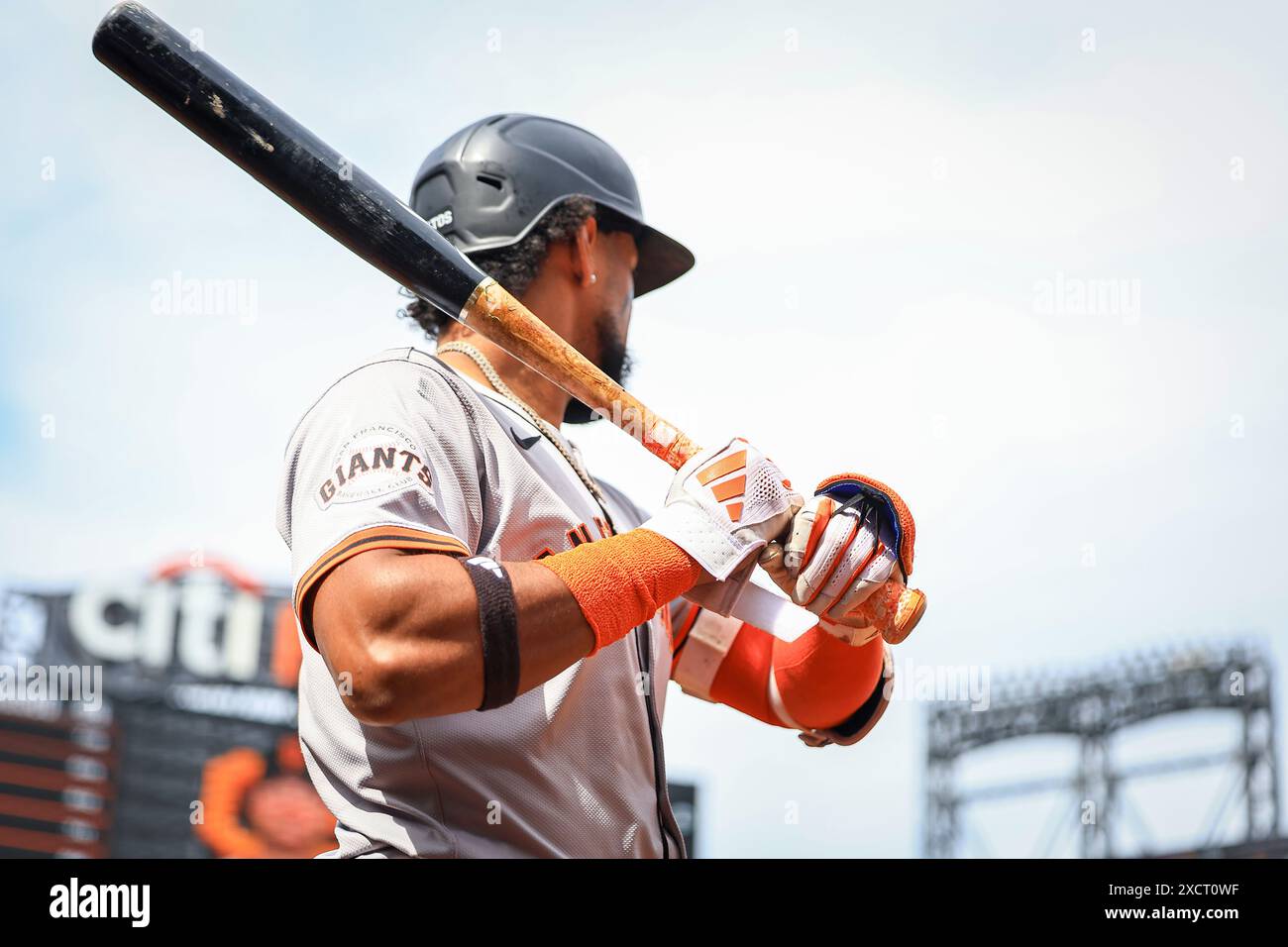 San Francisco Giants Luis Matos #29 heads towards the on deck circle ...