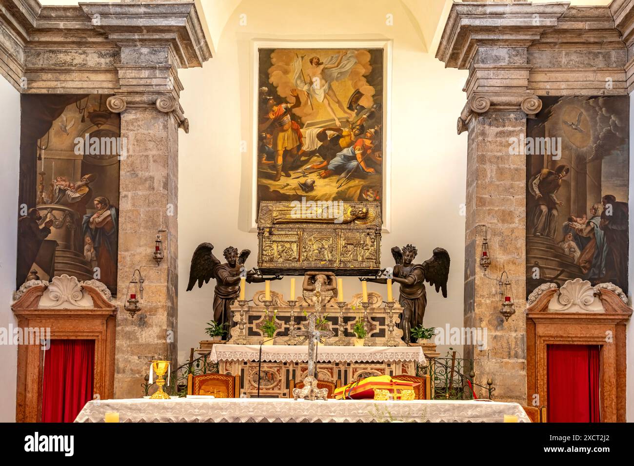 Altar der Kirche des heiligen Simeon in Zadar, Kroatien, Europa ...