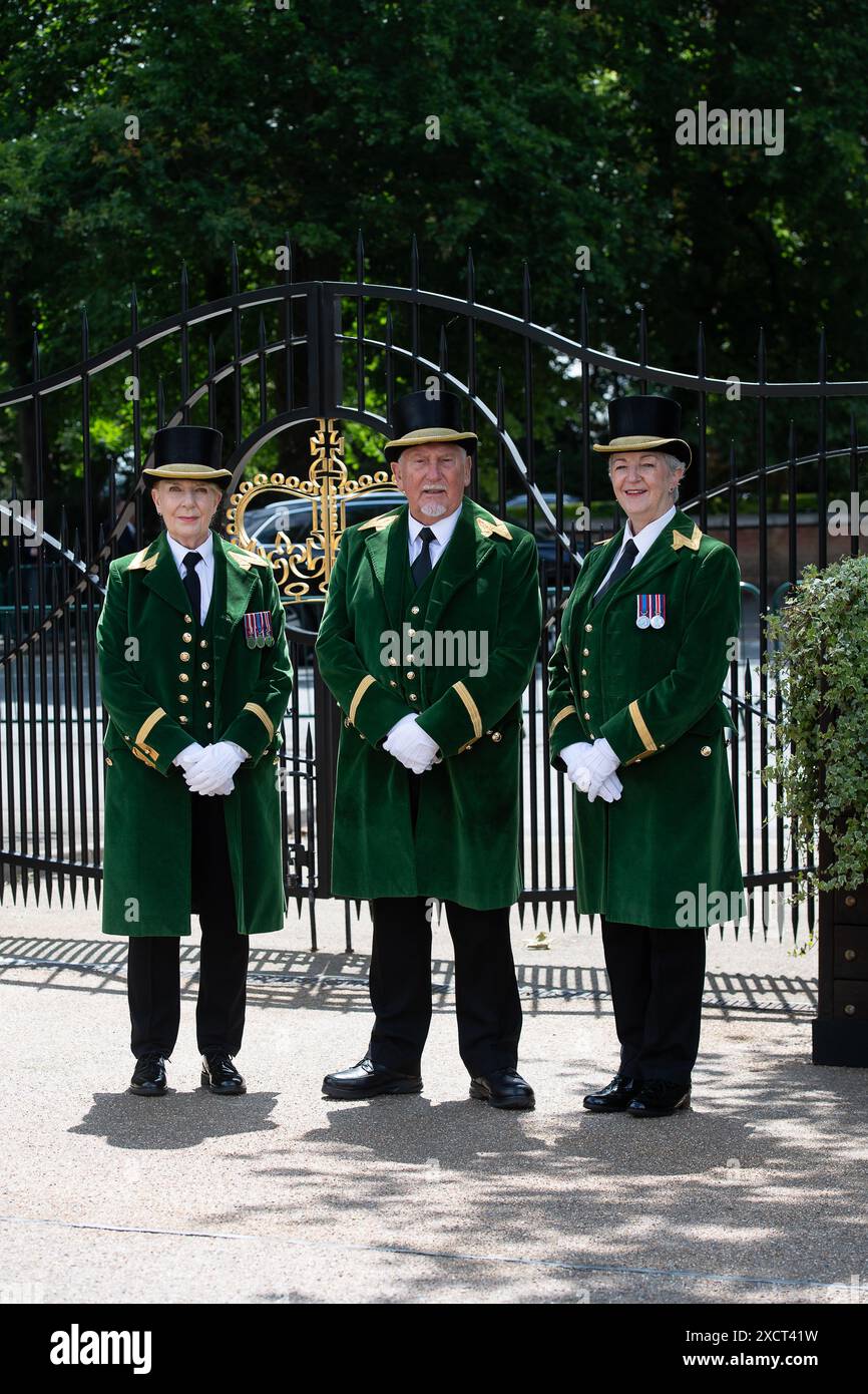 Ascot outfits hi-res stock photography and images - Alamy
