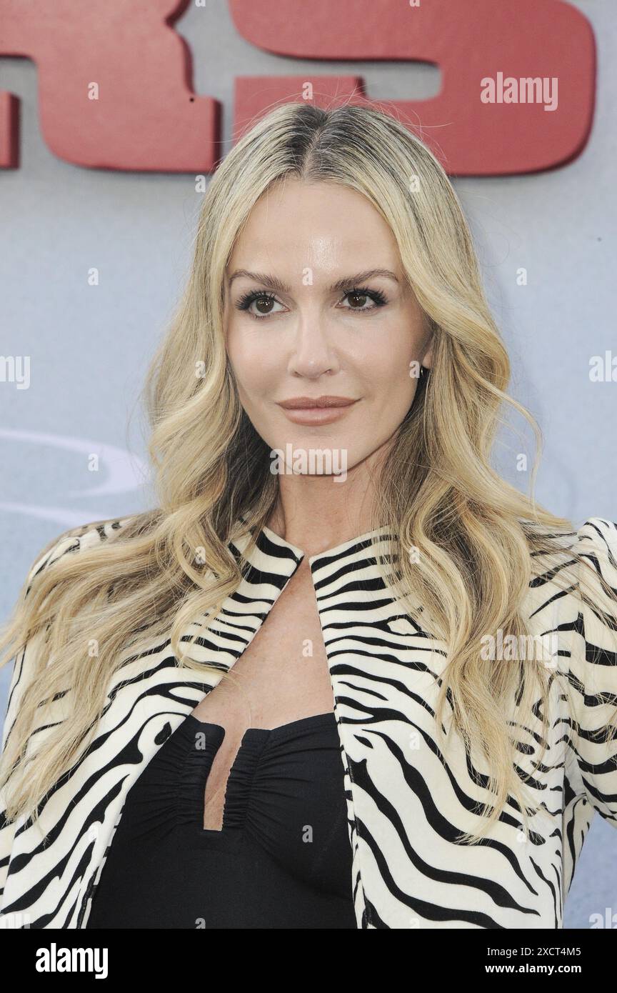 Elizabeth monet hi-res stock photography and images - Alamy