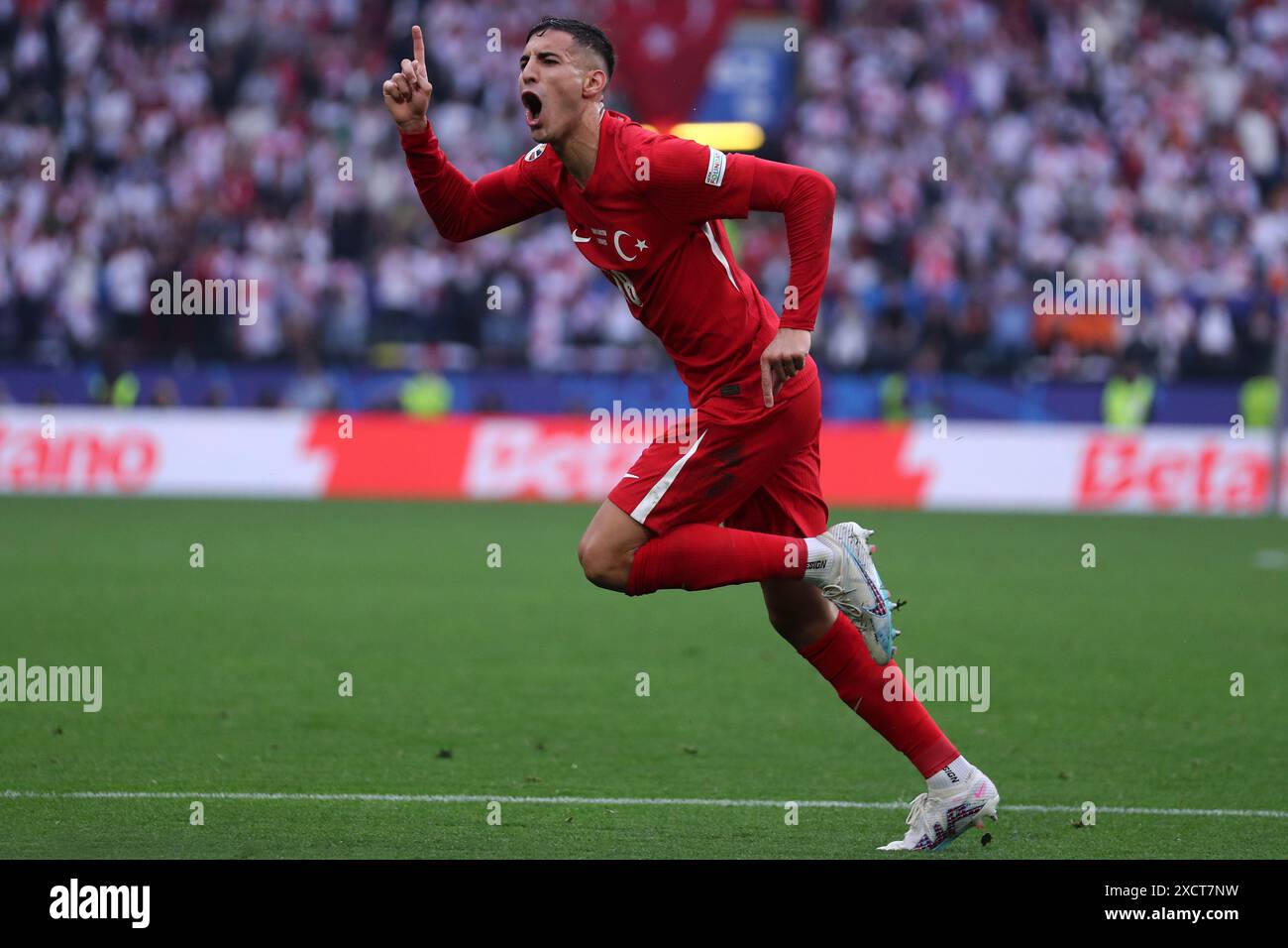 Dortmund, Germany. 18th June, 2024. Mert Muldur of Turkiye celebrates ...