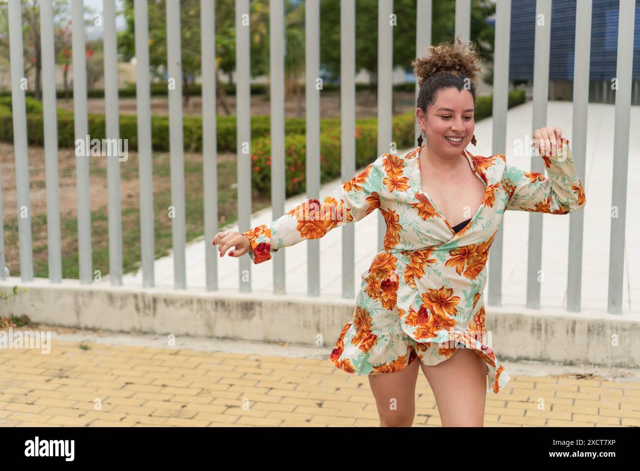 Vibrant floral attire hi-res stock photography and images - Alamy