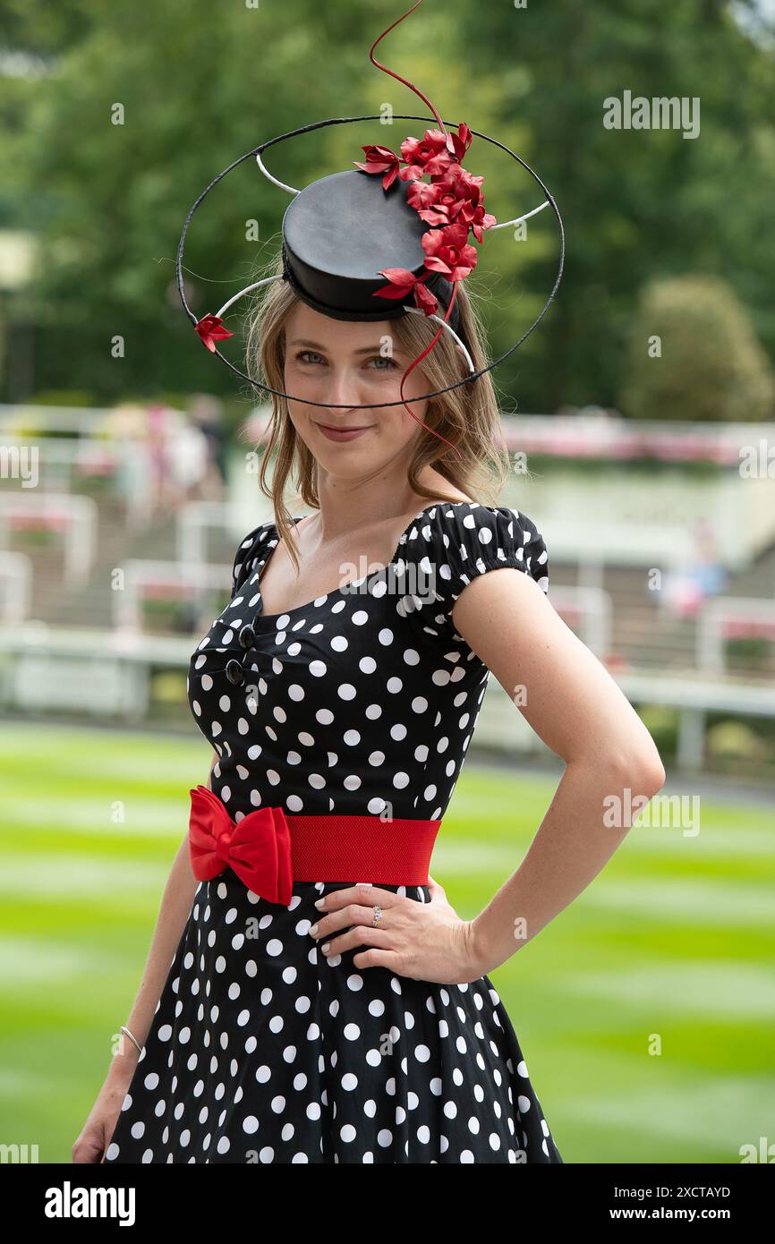 Professional Racing Photographer Francesca Altoft, wears a pretty polka ...