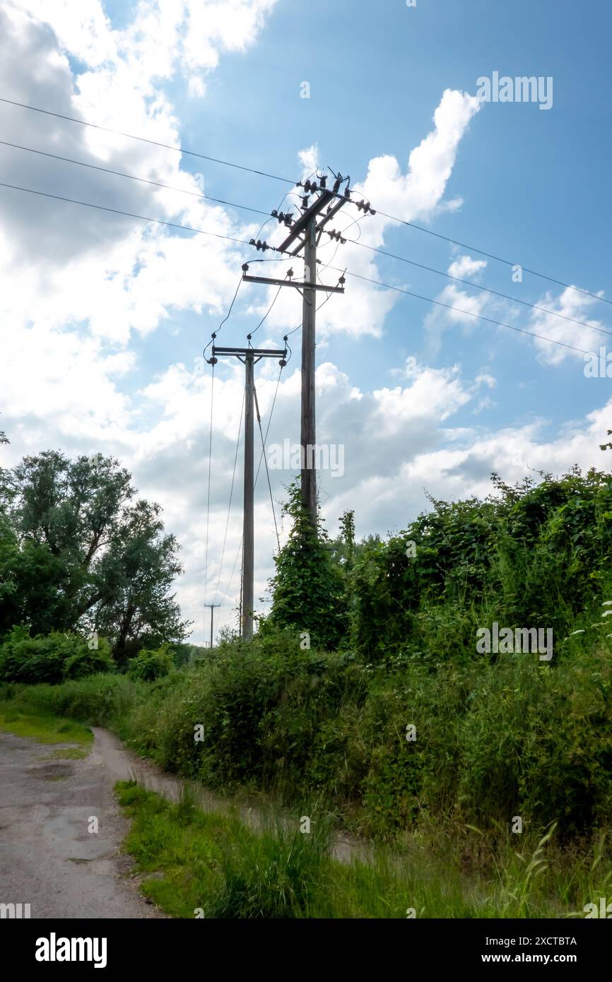 Long power lines hi-res stock photography and images - Alamy