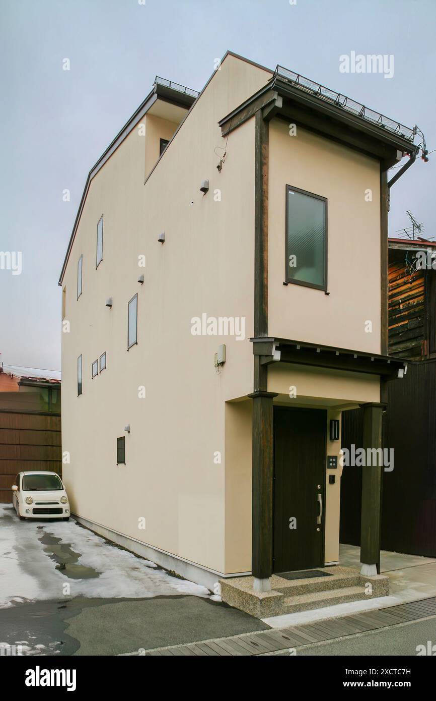 Japan scaffolding hi-res stock photography and images - Alamy