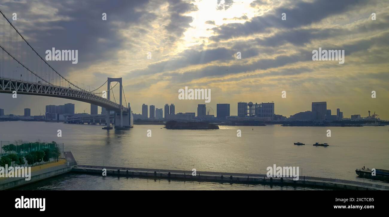 Bridge over harbor city tokyo hi-res stock photography and images - Alamy