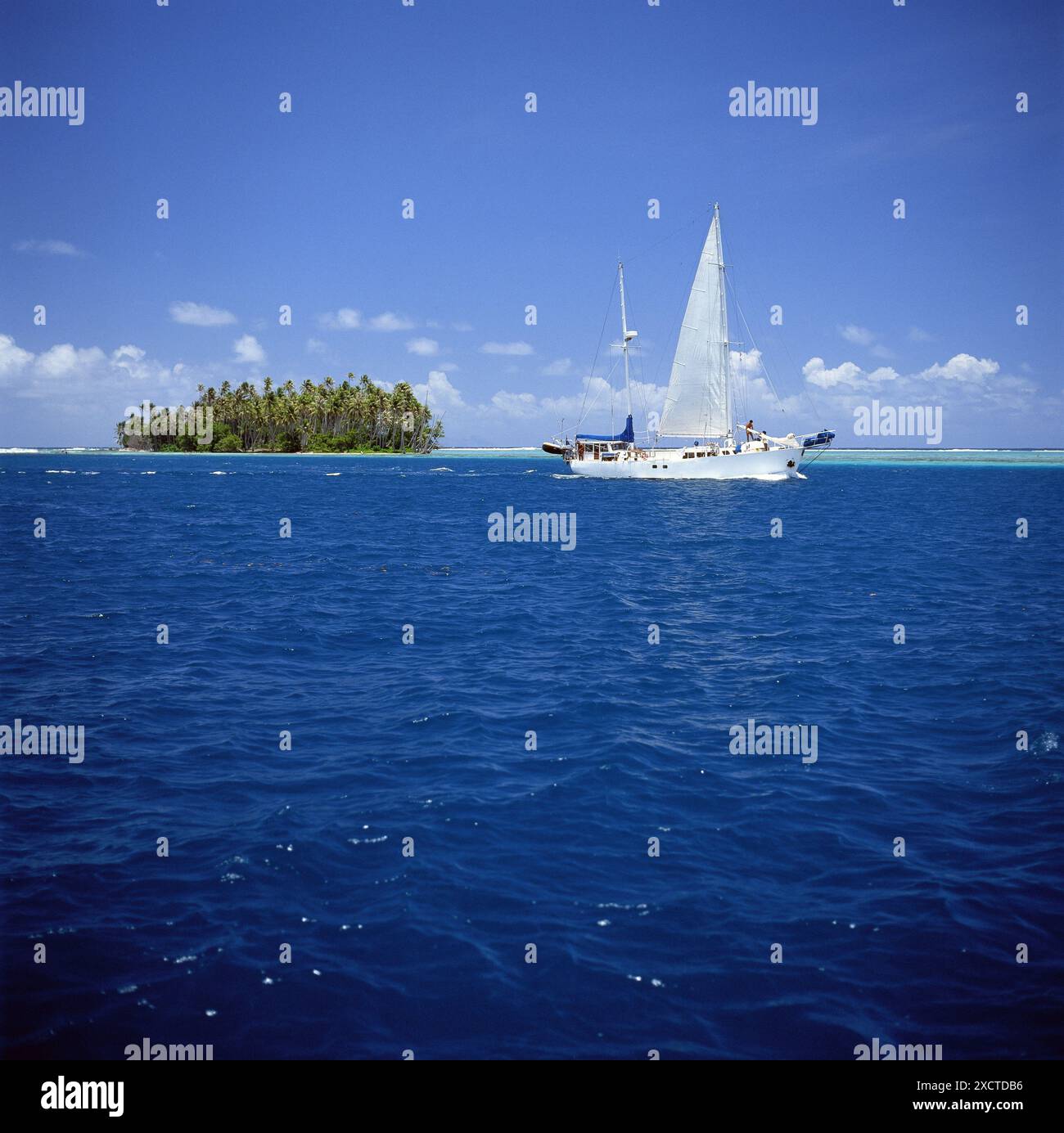 French polynesia sail boat hi-res stock photography and images - Alamy