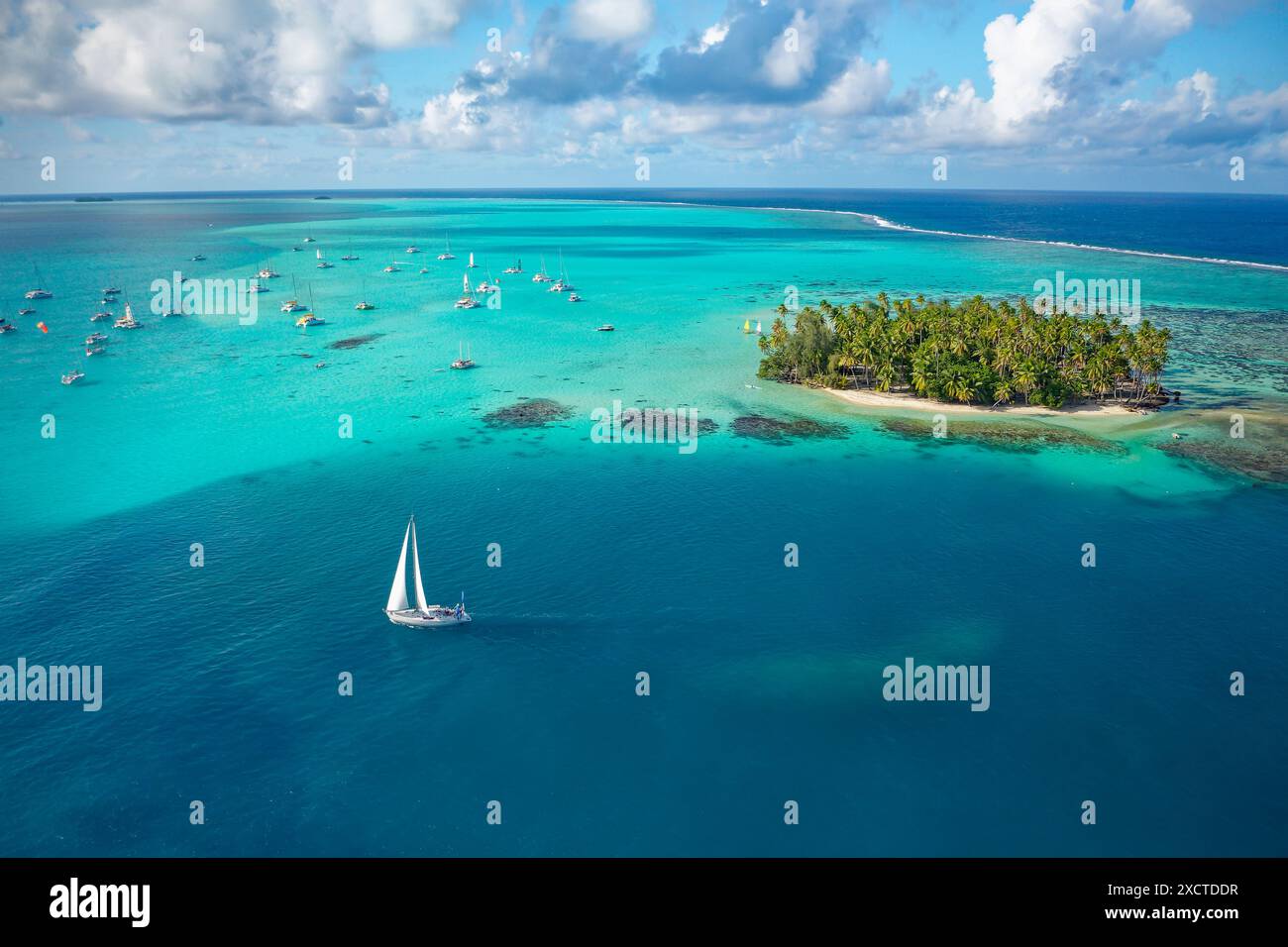 FRENCH POLYNESIA. TAHAA ISLAND, AERIAL VIEW Stock Photo - Alamy